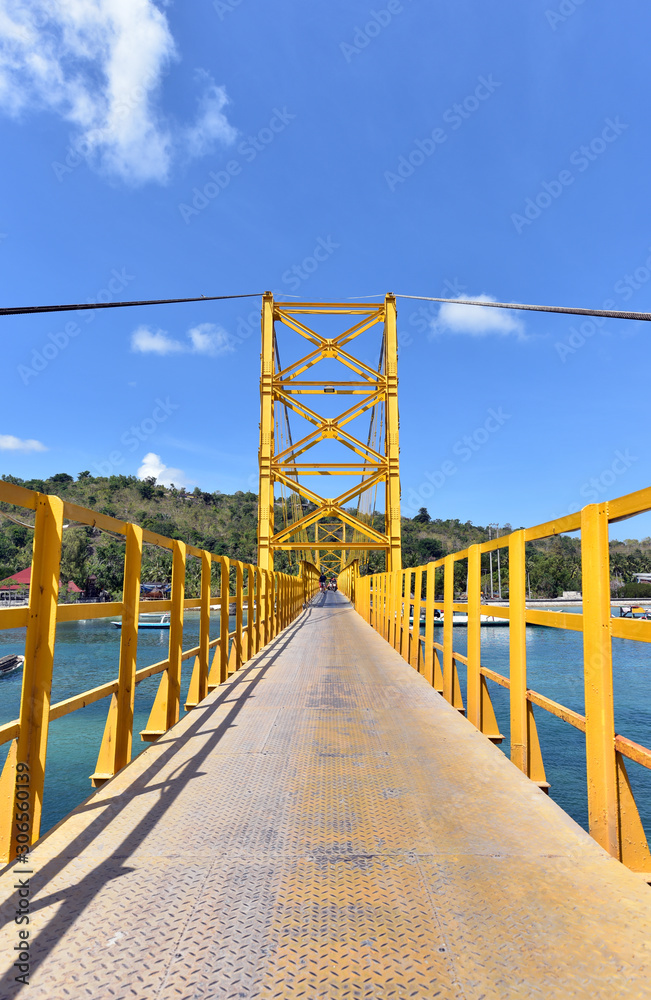 Alamy Yellow Bridge from Nusa Lembongan to Nusa Ceningan, Bali ...