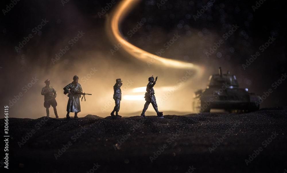 Battle scene. Military silhouettes fighting scene on war fog sky ...