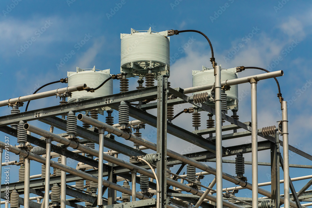 high-frequency stopper, High frequency line trap on high-voltage ...