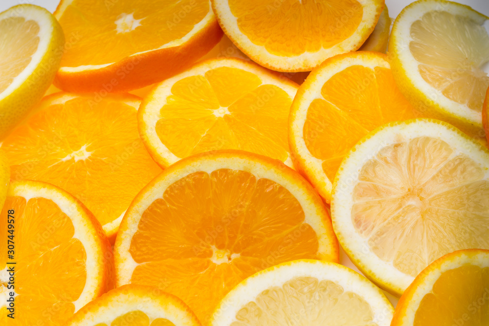 La fruta de la naranja y del limón son cítricos llenos de vitamina C ...