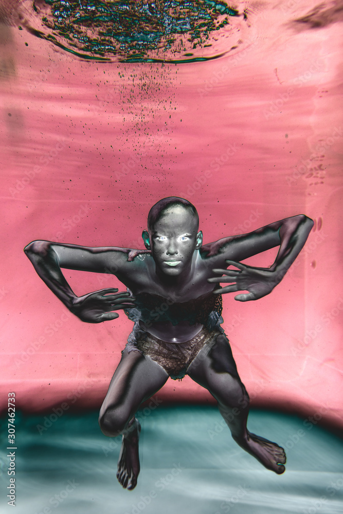 Very Strange photos of an alien girl underwater with bubbles in the ...
