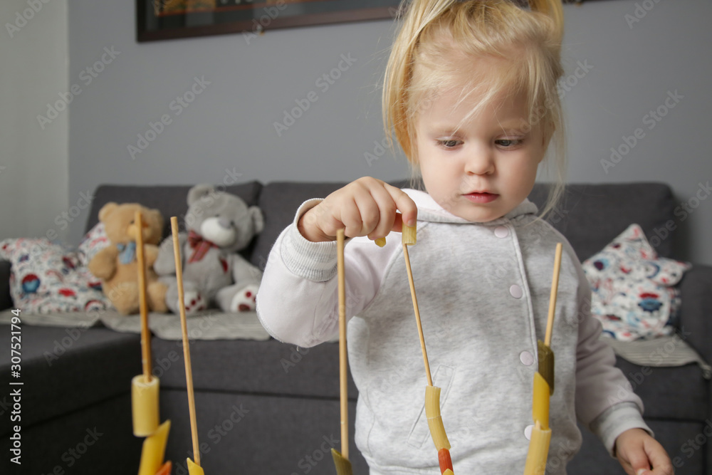 Fine motor pasta threading activity for kids. An easy and fun tower ...