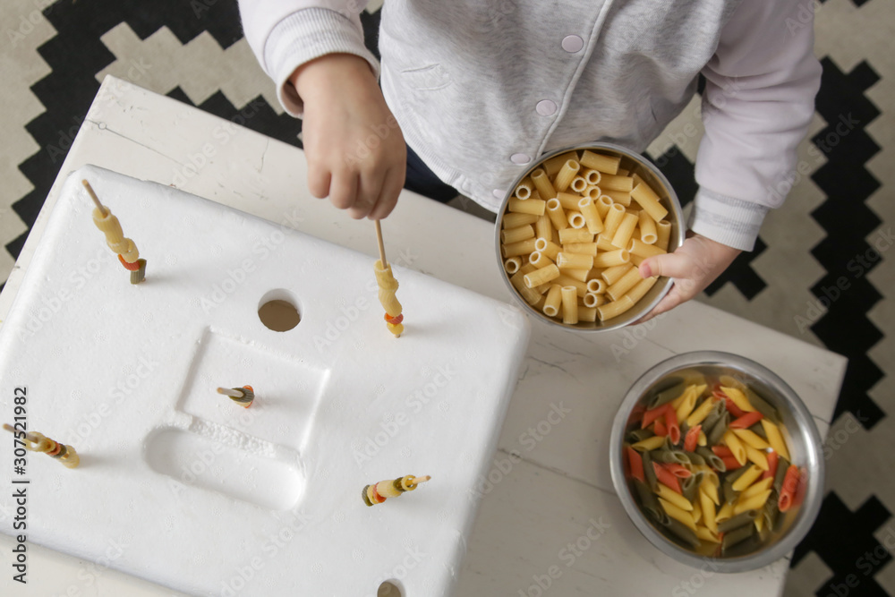 Fine motor pasta threading activity for kids. An easy and fun tower ...