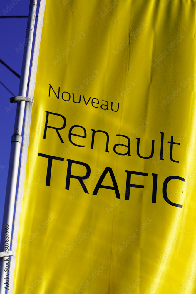 renault trafic van sign flag logo car on dealership store signage Stock ...