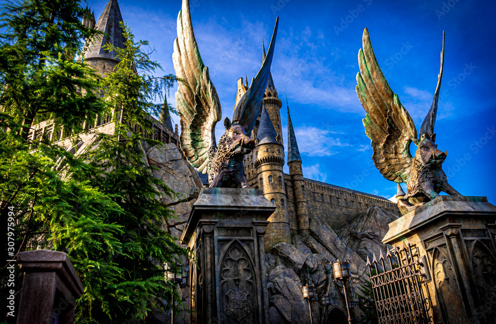 Foto de OSAKA, JAPAN - AUGUST 10, 2019: Photo of Hogwarts Castle. The ...