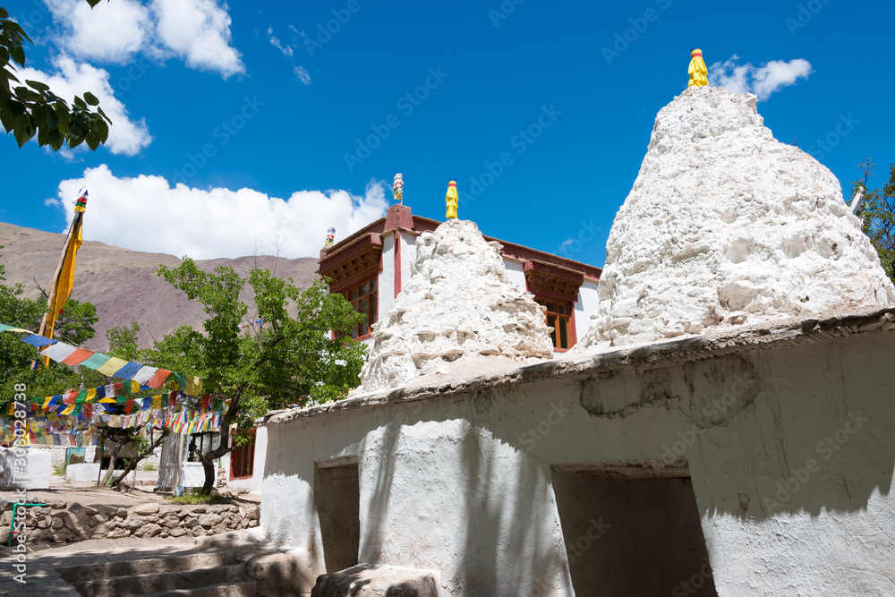 Foto de Ladakh, India - Jun 28 2019 - Alchi Monastery (Alchi Gompa) in ...