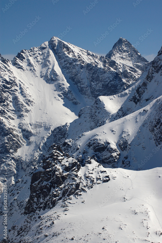 Tatry ZIma - Rysy, Wysoka w Dole Mnich - z Szpiglasowej Przełęczy Stock ...