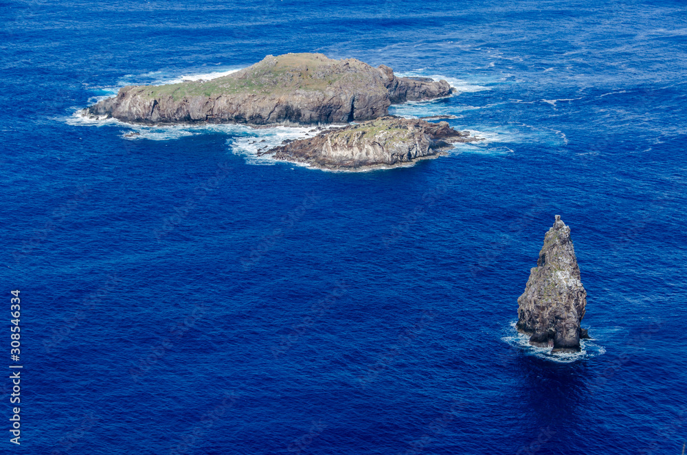 Chile - Rapa Nui or Easter Island - islas de Motu Kao Kao - Motu Iti y ...