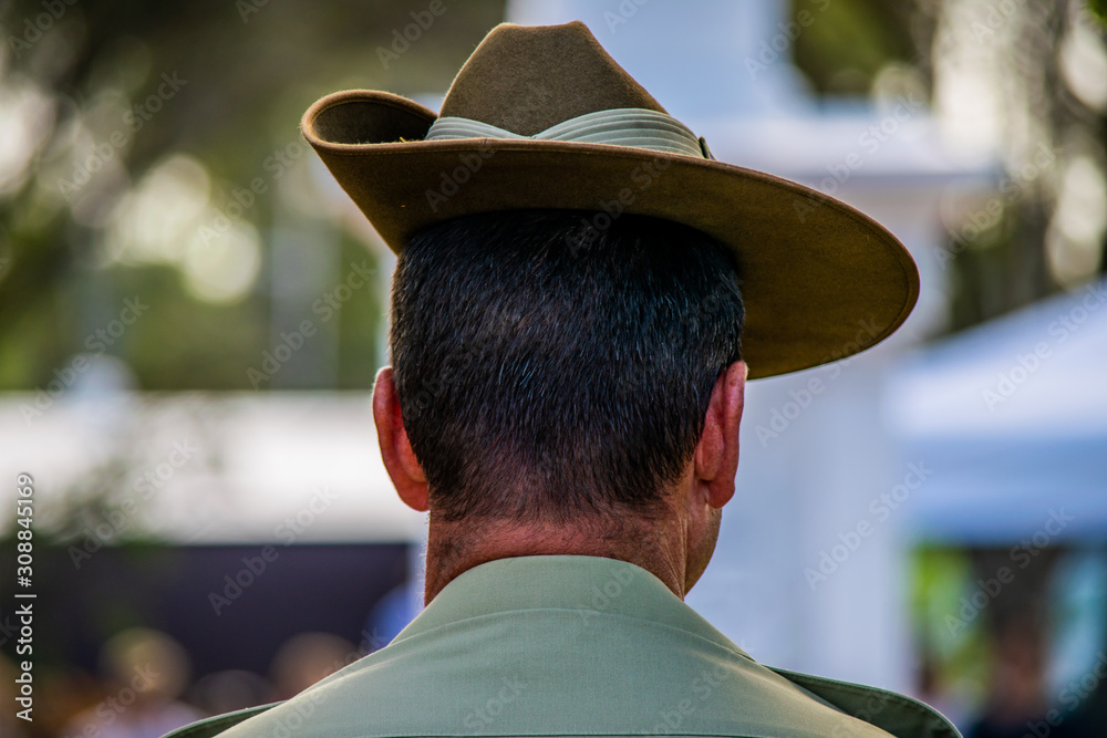 Foto de Close-up contemplative Australian Army soldier wearing Slouch ...