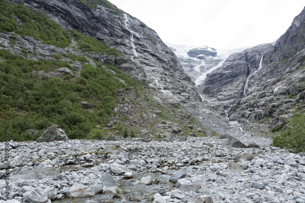 Wanderung zum Kjenndalsbreen Gletscher im Jostelalsbreen Nationalpark ...