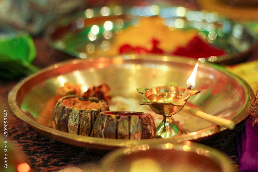 Traditional indian wedding ceremony in Hinduism : puja thali and oil ...