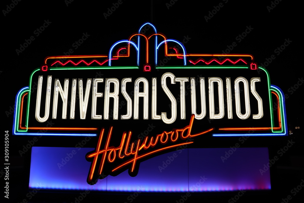 UNIVERSAL STUDIOS Hollywood sign by Night - Universal City, Hollywood ...