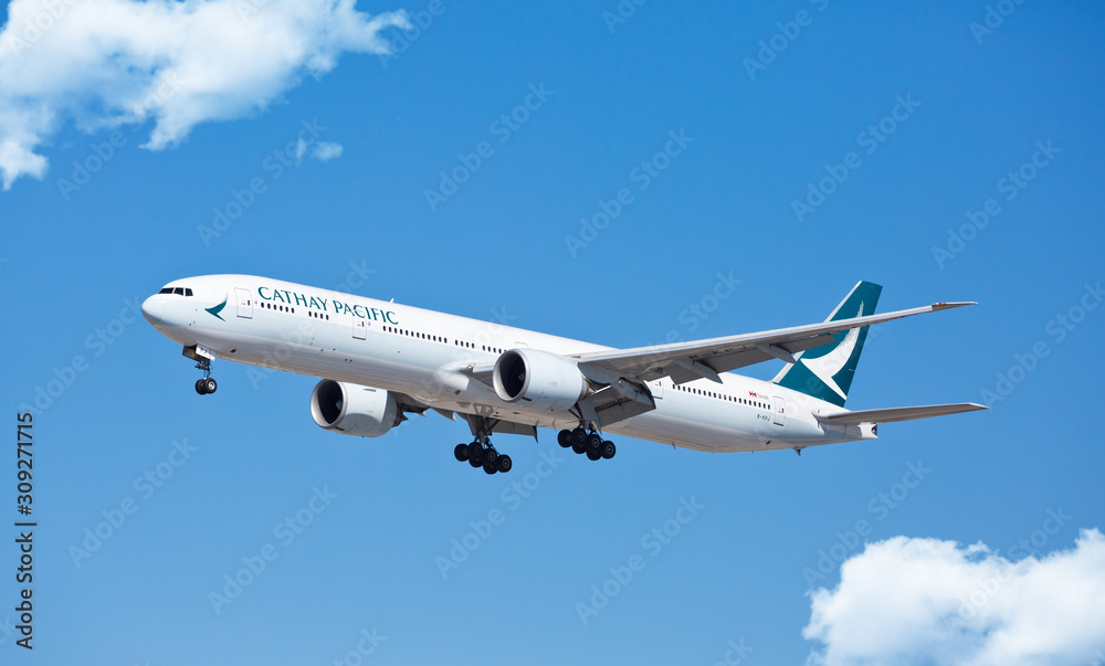 Chicago, USA - October 31, 2019: Cathay Pacific Airlines Boeing 777-300 ...