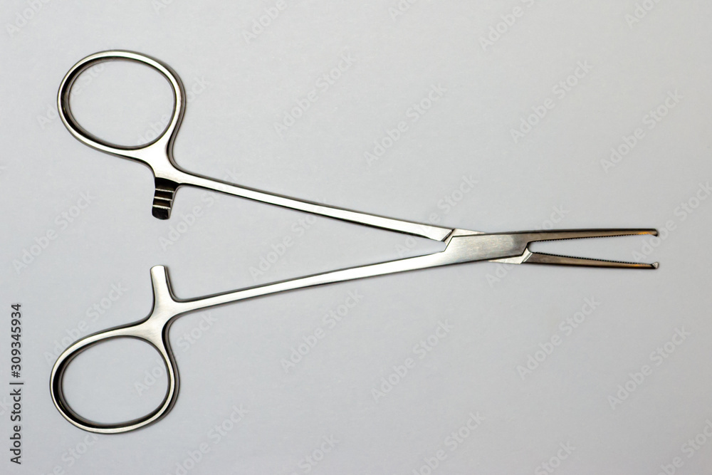 Crooked artery clamps The use is for hemostasis for thin and soft ...