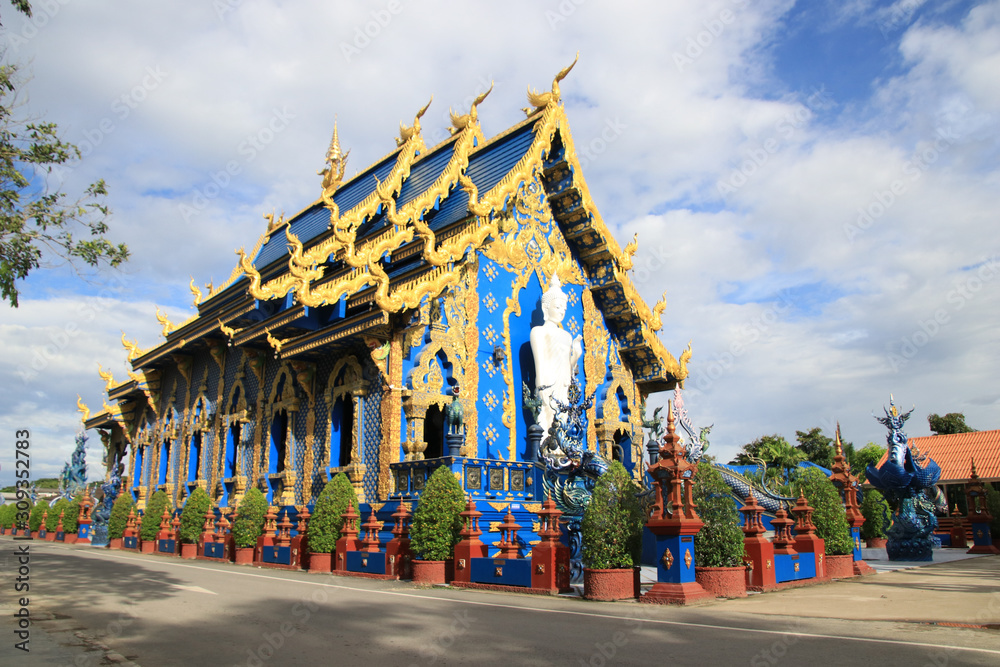 Chiang Rai Wat Rong Seur Ten (Blue Temple) is a modern Buddhist temple ...