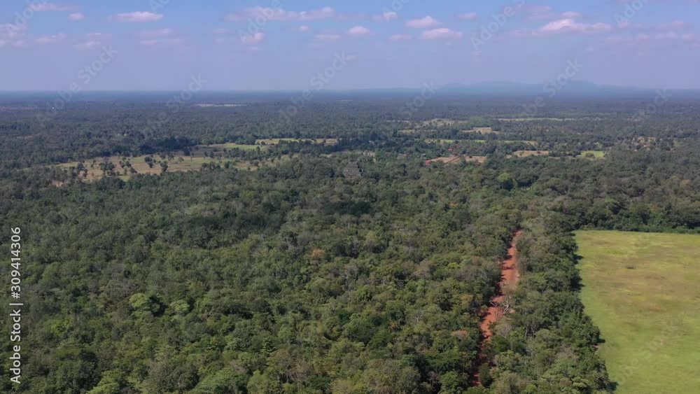 Vidéo Stock Ancient khmer pyramid in Koh Ker, Cambodia with blue sky ...