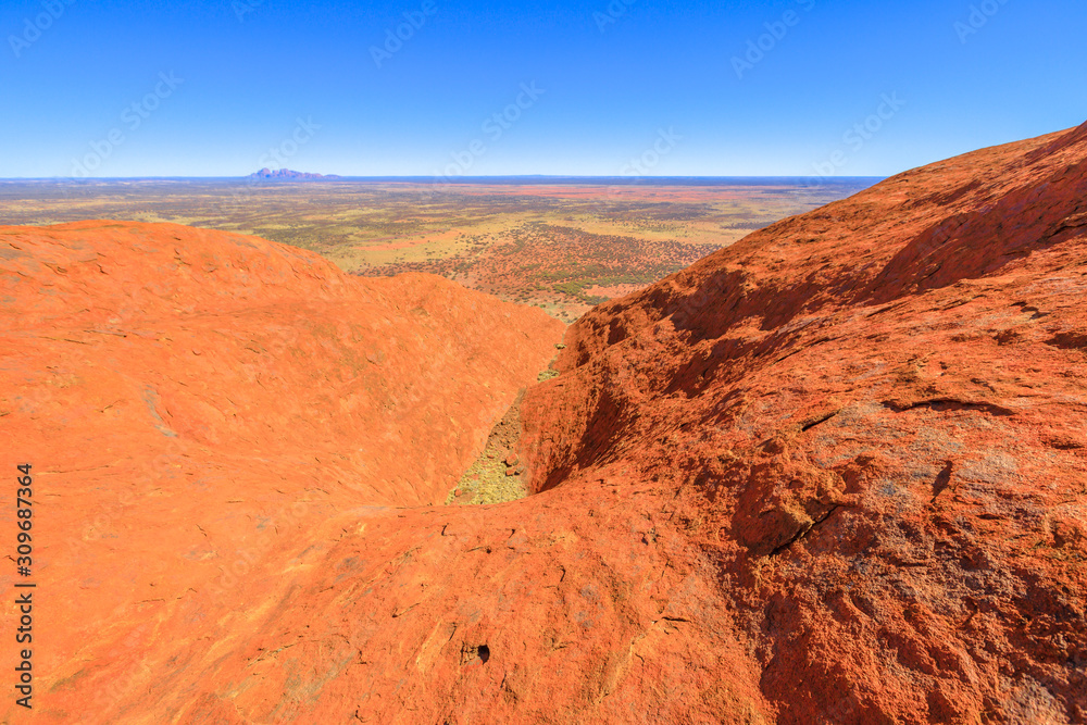 Foto de Uluru, Northern Territory, Australia - Aug 23, 2019: aerial ...