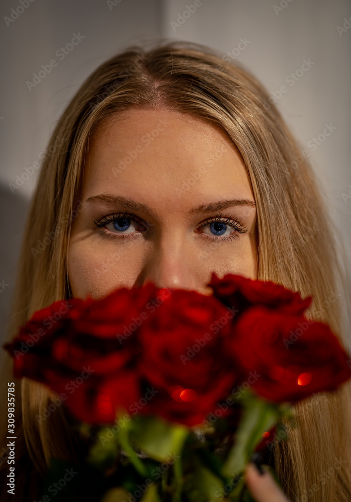 Elegantes Augen Bei Rosen Fotos