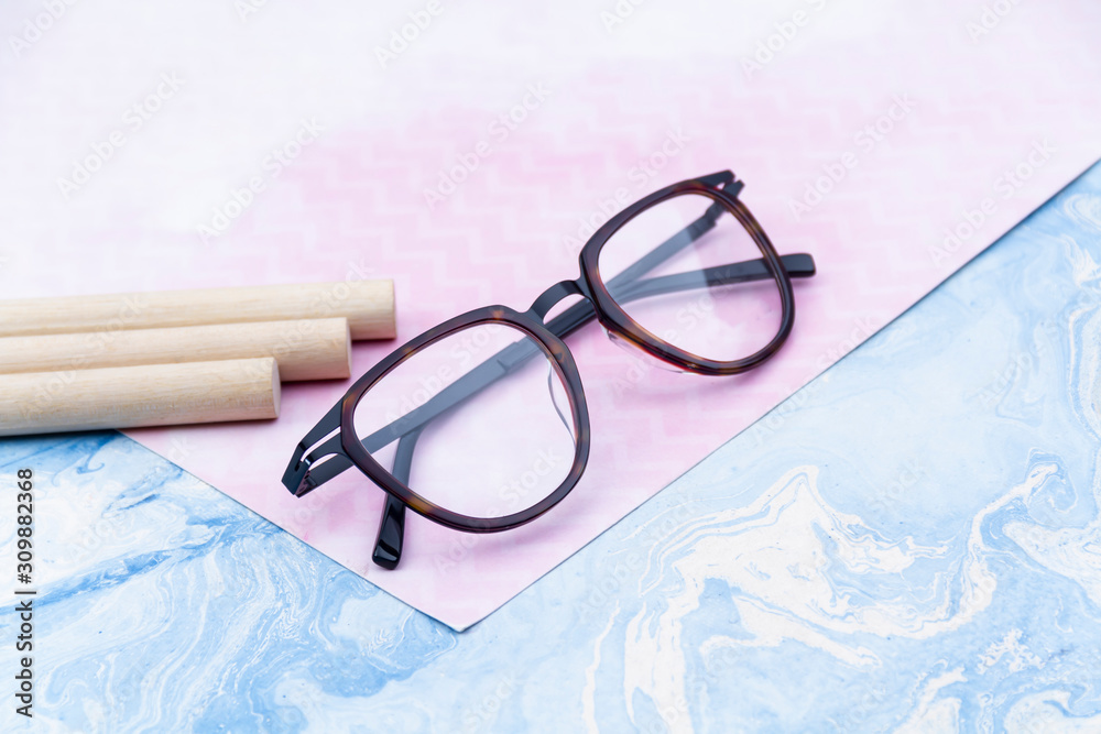 Cool And Creative Eyeglass Images For Designing And Promotional Purpose ...