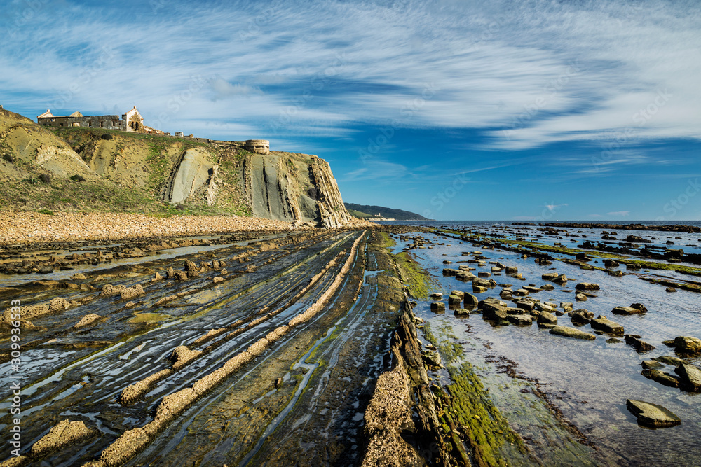 Paisaje con flysch en el Parque Natural Del Estrecho, Tarifa, Cádiz ...