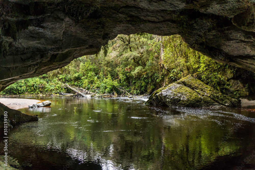 Foto de Oparara Arches Kahurangi National Park West Coast NZ do Stock ...