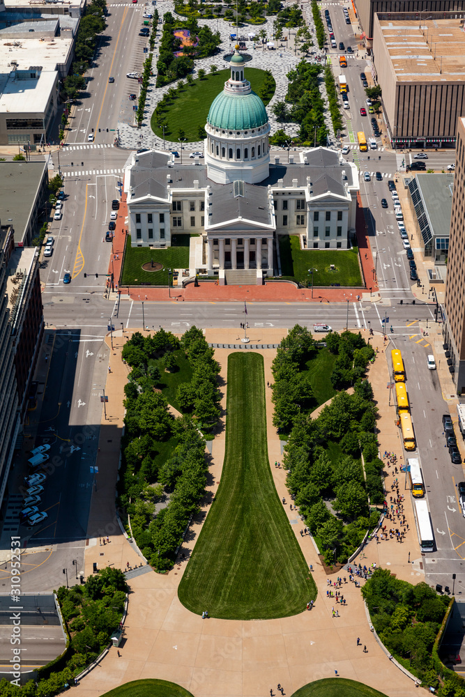 MAY 16, 2019, ST LOUIS, MO., USA - View from Gateway Arch of Old St ...