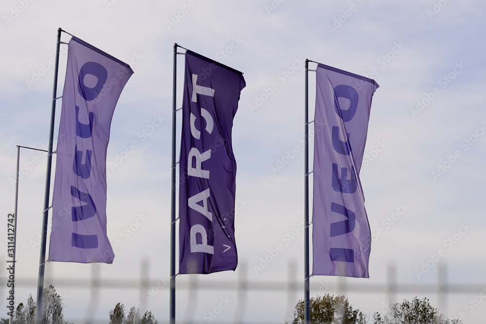 iveco trucks parot dealership sign logo shop van bus store brand ...