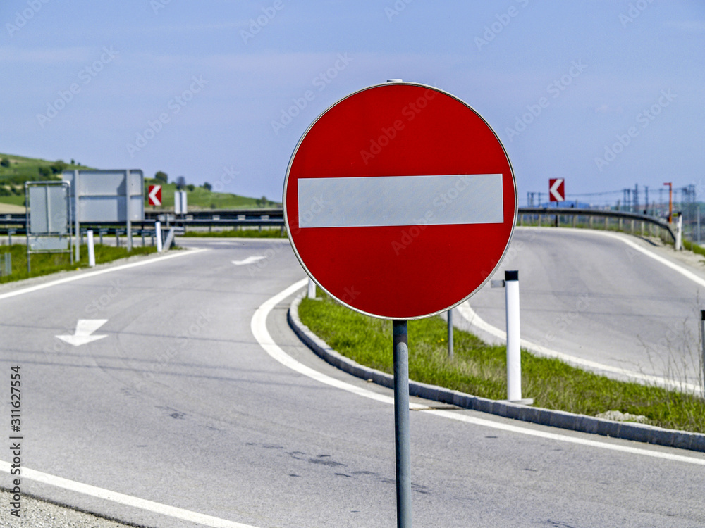 Verkehsrzeichen, Einfahrt verboten auf der Autobahn Stock Photo | Adobe ...