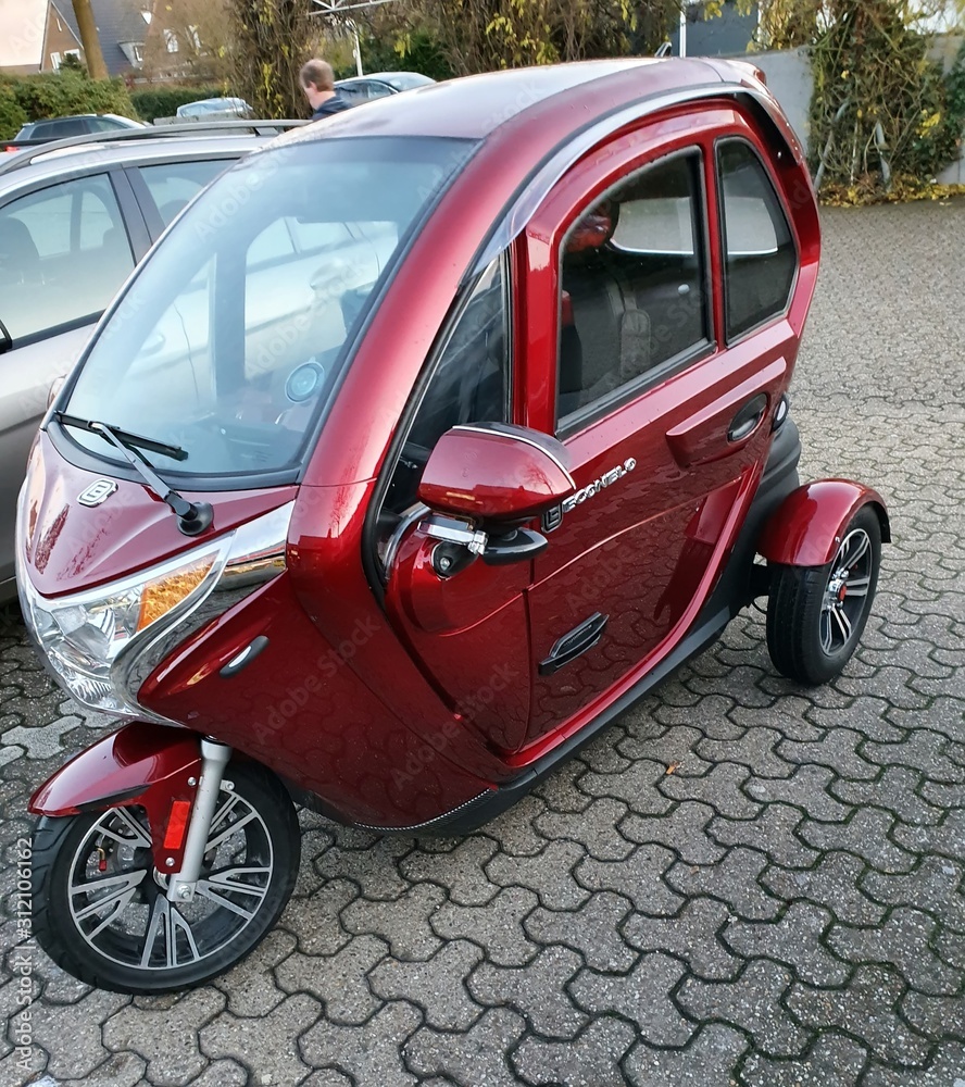 Kabinenroller Econelo Stock Photo | Adobe Stock