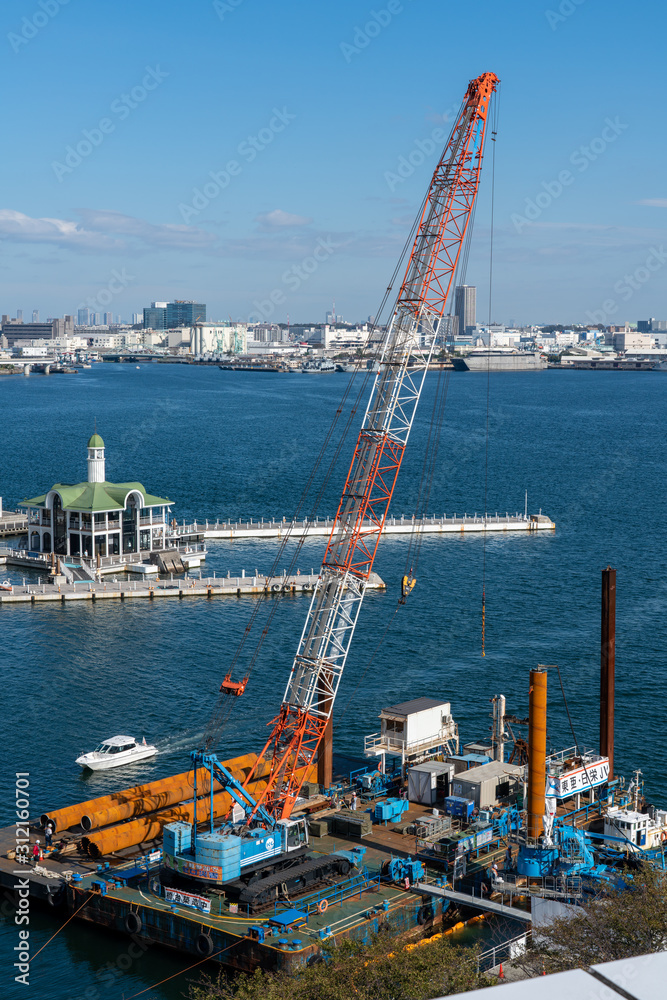 港湾工事の作業船 Stock Photo | Adobe Stock