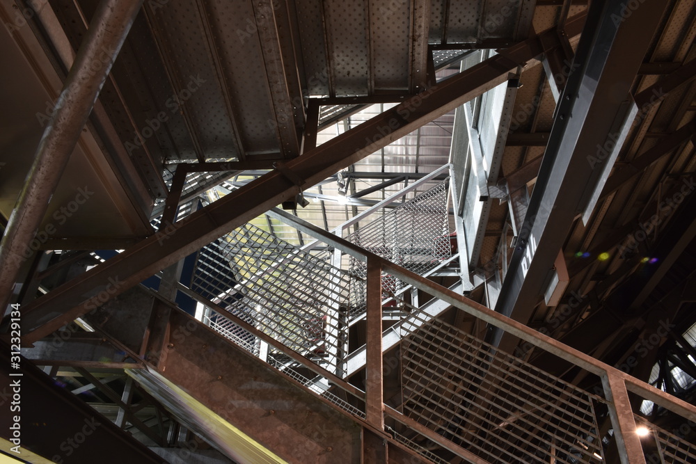 Treppe, Stiege, Stufen, Geländer, Gitter, Aufstieg, Öffnung, Nacht, Tag ...