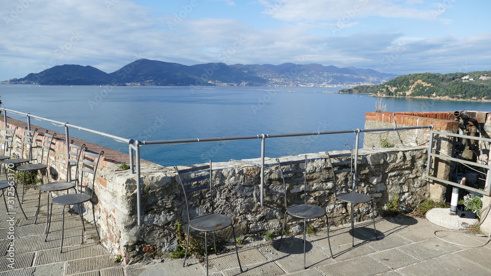 Castello di Lerici, Veduta esterna dalla terrazza. La Spezia, Liguria ...