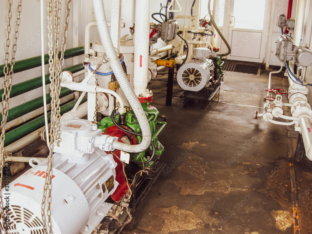 Centrifugal oil pump. Pumping water treatment module. Oil equipment ...