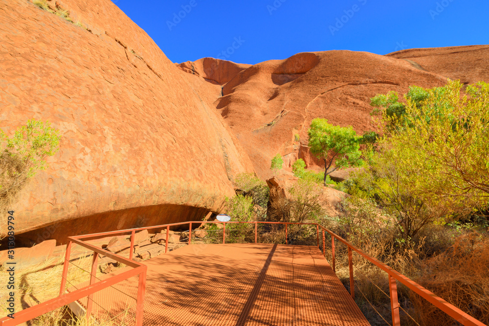 Uluru Mala Walk, a popular walk goes from Mala carpark to Kantju Gorge ...