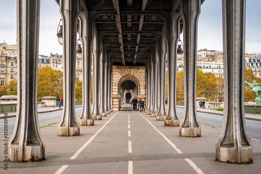 Nice view of Bir Hakeim bridge during Autumn season late afternoon ...