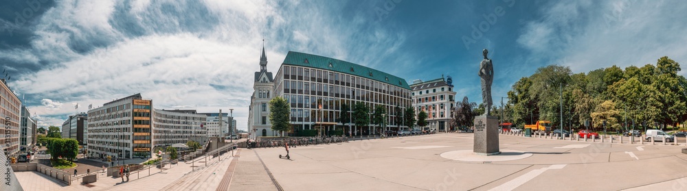 Oslo, Norway. Statue Of King Haakon VII Of Norway In Oslo, Norway ...