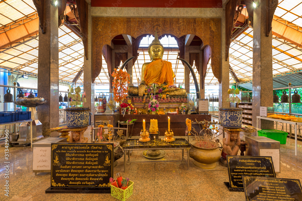 Yan Nawa, Bangkok / Thailand / November 22, 2019 : Wat Dan. . Buddhist ...