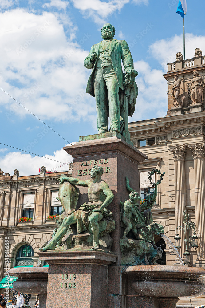 Denkmal für Alfred Escher, Hauptbahnhof, Zürich, Schweiz Stock Photo ...