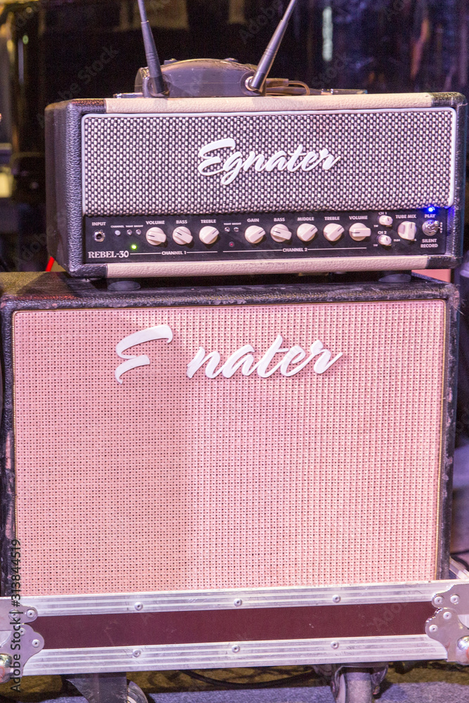 Tube sound amplifier Egnater Tweaker. Guitar amplifier, preamp and ...