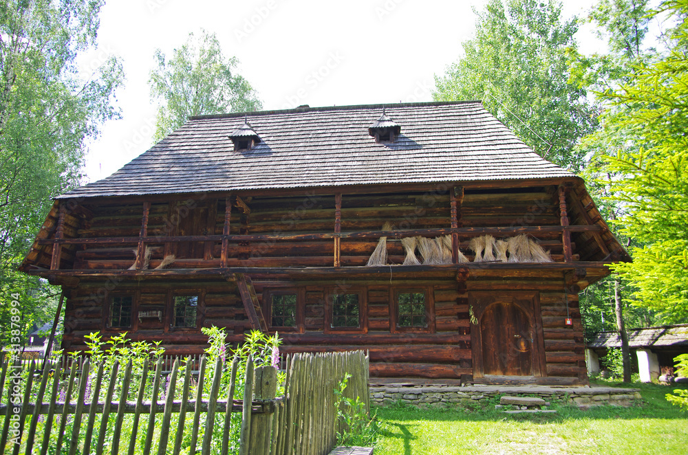 Stare drewniane zabytkowe domy Stock Photo | Adobe Stock