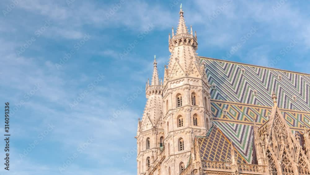 Stockvideon Top of St. Stephen's Cathedral timelapse (Stephansdom ...
