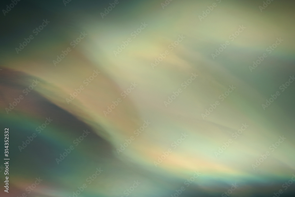 Cloud iridescence : diffraction phenomenon produce colorful clouds ...