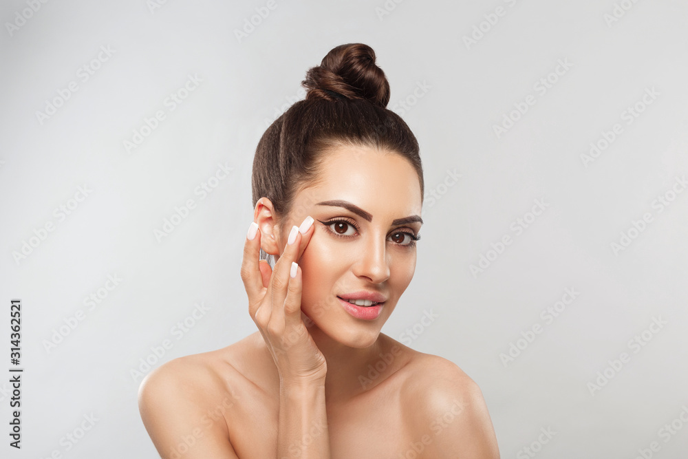 Beauty face model. Beautiful Woman with healthy smooth facial clean ...