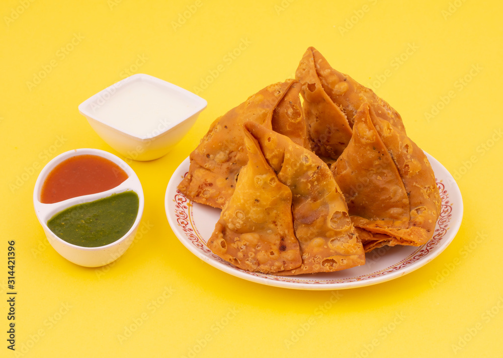 Indian Street Food Samosa or Samosas is a Crispy And Spicy Triangle ...
