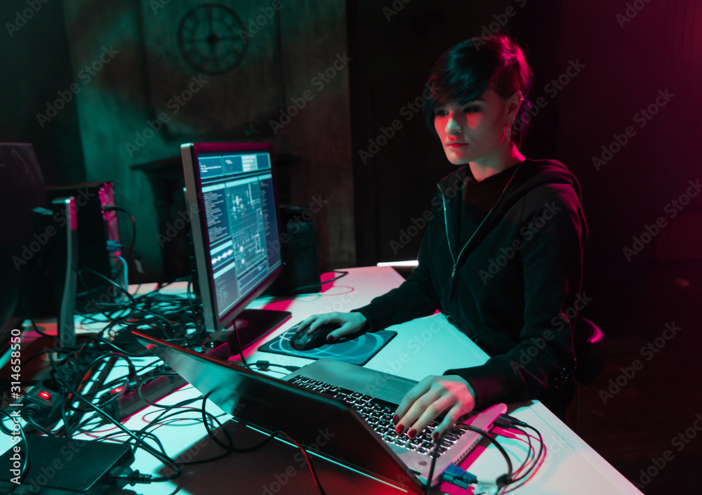 Hackers breaking server using multiple computers and infected virus ...