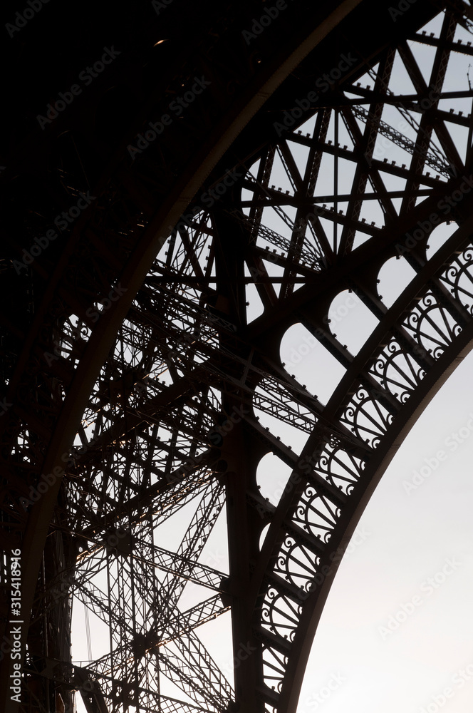 France. Paris; Détails un des piliers métallique de la Tour Eiffel. On ...