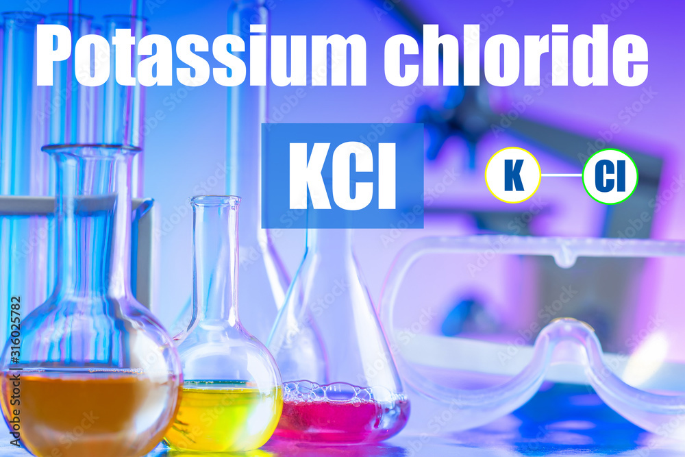 Foto de Synthetic drugs. Underground chemical laboratory. Concept ... Foto de Synthetic drugs. Underground chemical laboratory. Concept ...