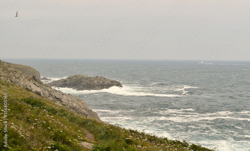 La Bretagne son rivage ses rochers ses falaises ses chemins côtiers ses ...