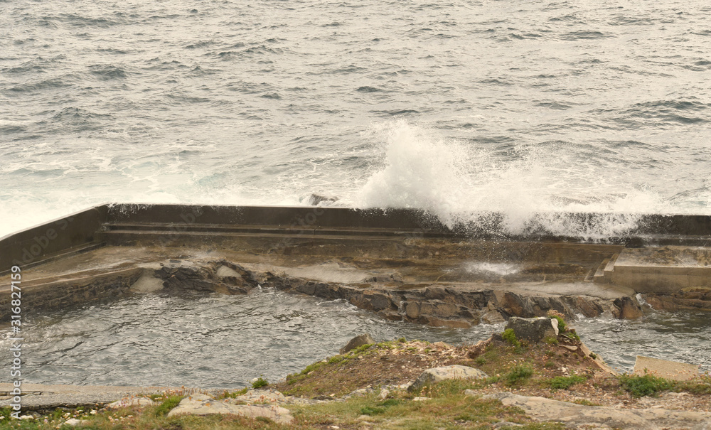 La Bretagne son rivage ses rochers ses falaises ses chemins côtiers ses ...