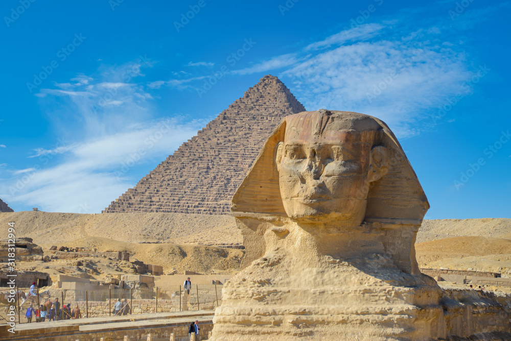 Poster The most famous remains of ancient Egypt, the Sphinx and Great ...